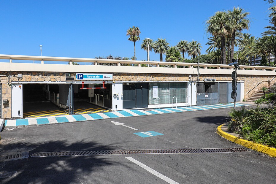 P11 - Parking Roseraie